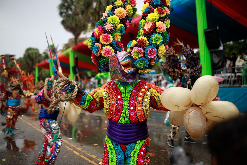 Cultura busca internacionalizar el Desfile Nacional de Carnaval - RDE ...