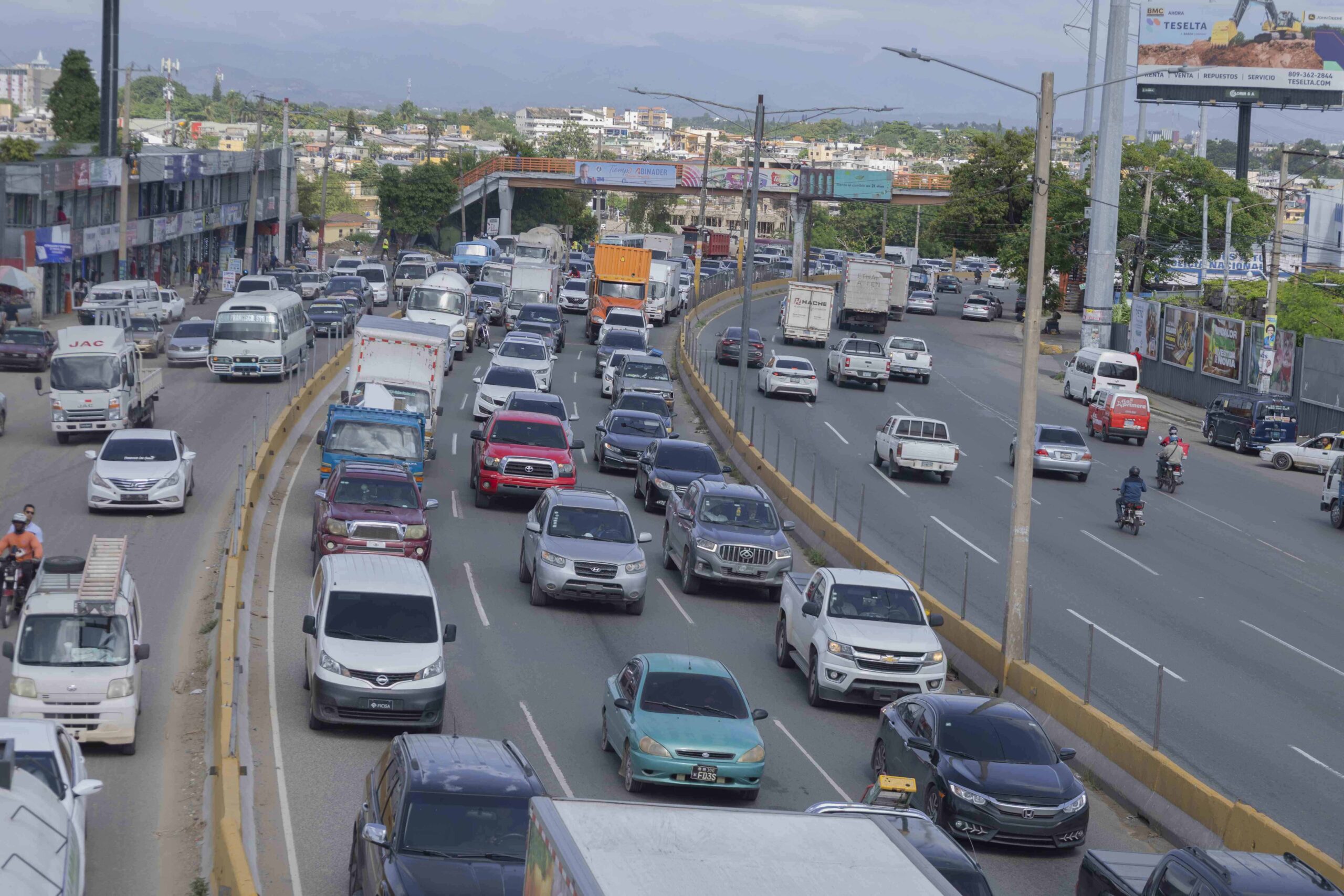 Dicen tapones son provocados por obras viales kilómetro 9 y la Isabel ...