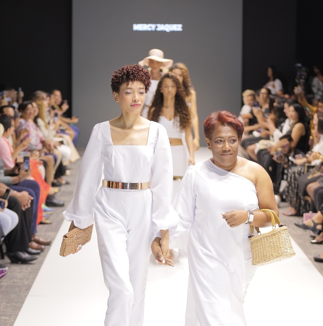 Presentan en Fashion Week estilos vanguardistas colectiva de Mercy ...