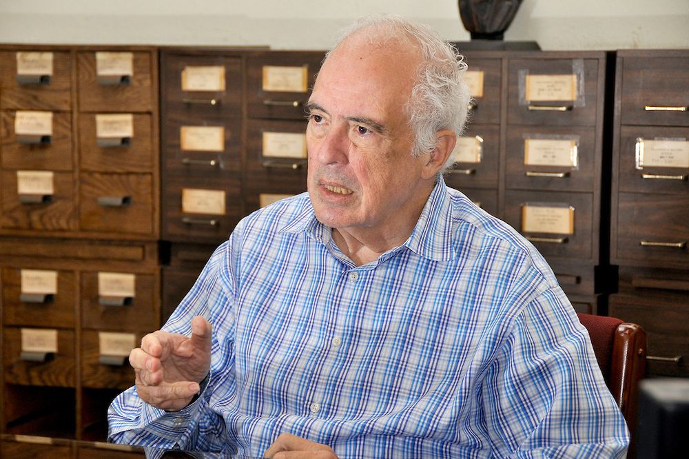 Bernardo Vega presentará su libro "Intimidades en la era global" en la Biblioteca Nacional - RDE ...