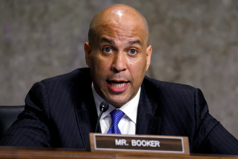 Cory Booker rompe récord en el Senado con discurso de 25 horas - RDE ...
